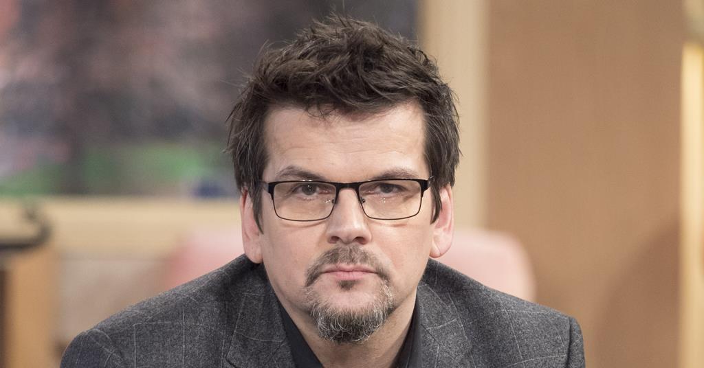 'Heir hunter' agrees £40,000 damages over defamatory emails | News ...