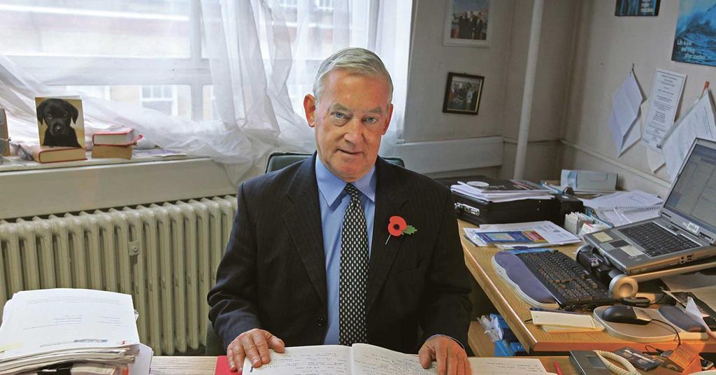 Problem-solving pioneer judge Nicholas Crichton dies | News | Law Gazette