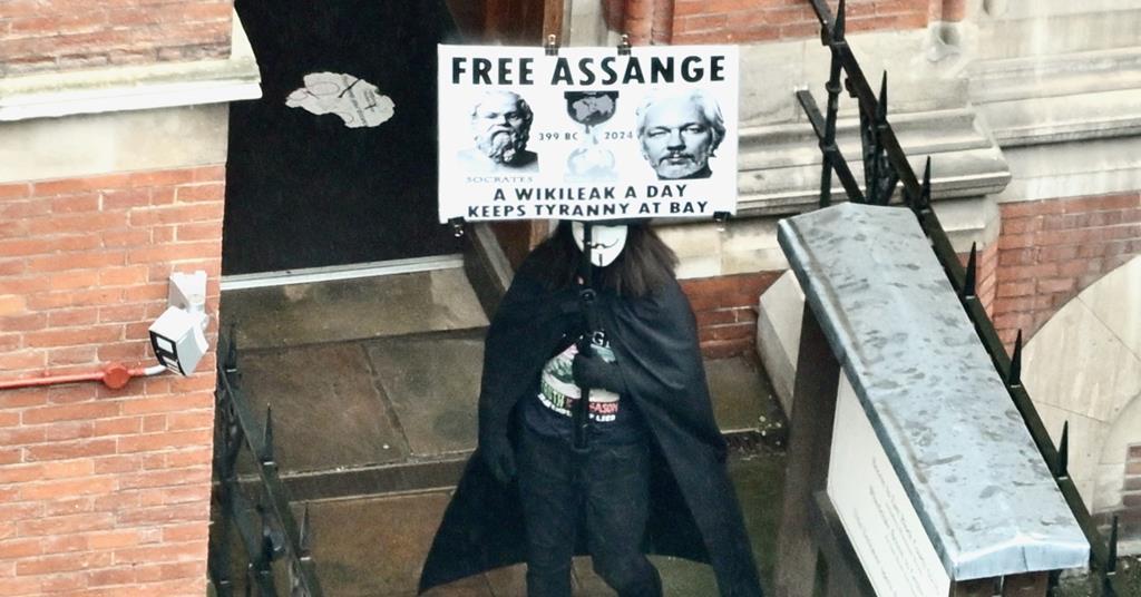 Technical problems blight hearing of final bid by Wikileaks founder to ...