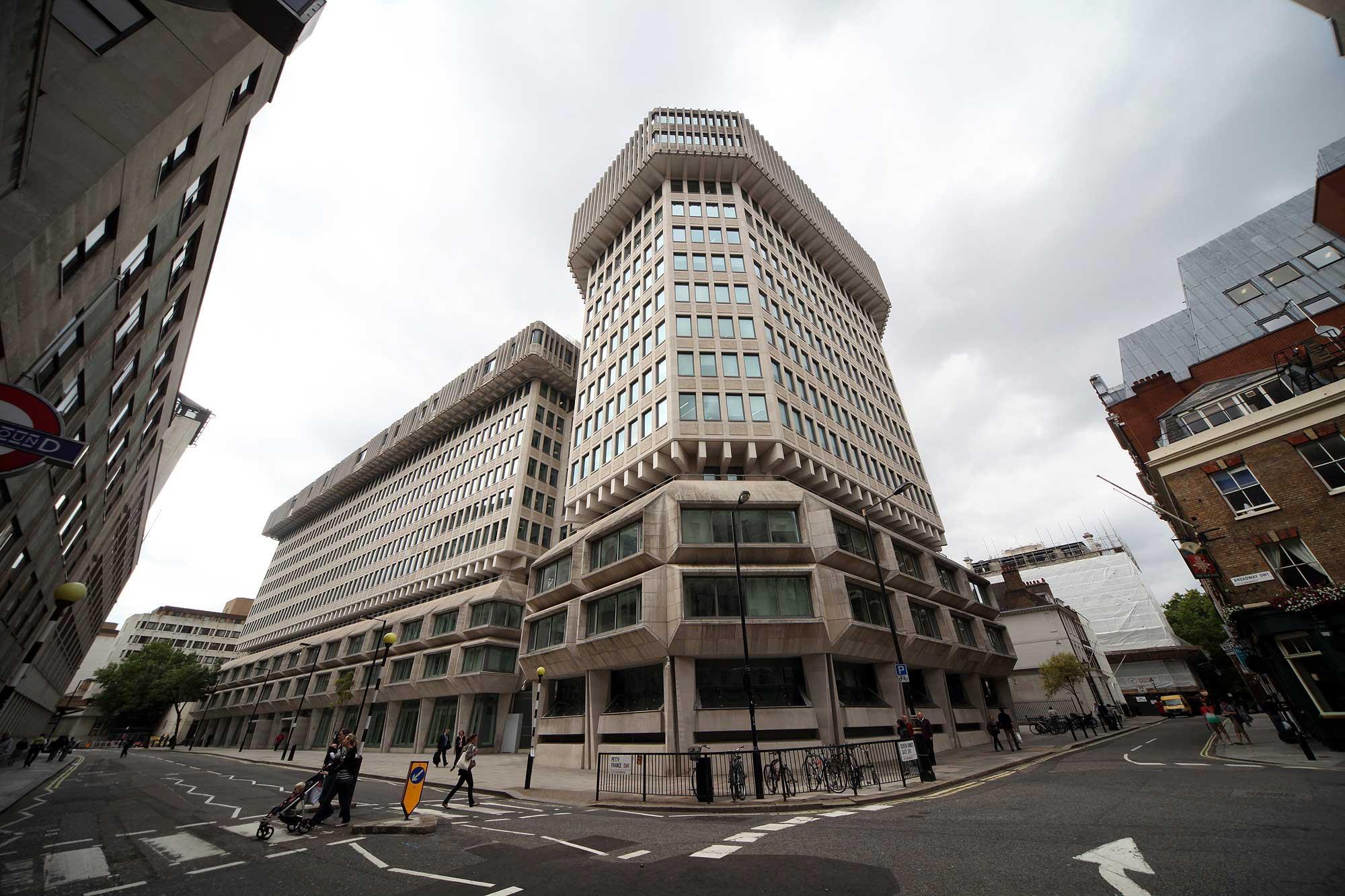 HMCTS reveals plans to cut 400 court jobs | News | Law Gazette